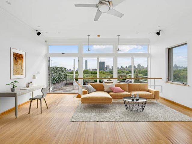 Apartment with terrace