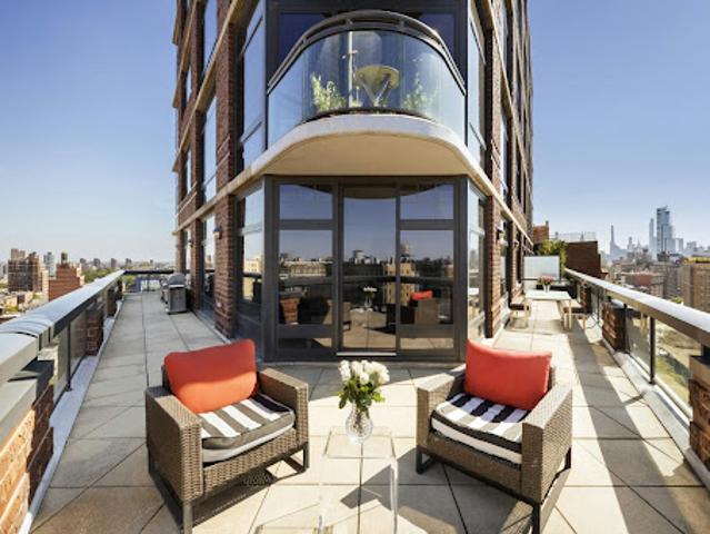 Apartment with terrace