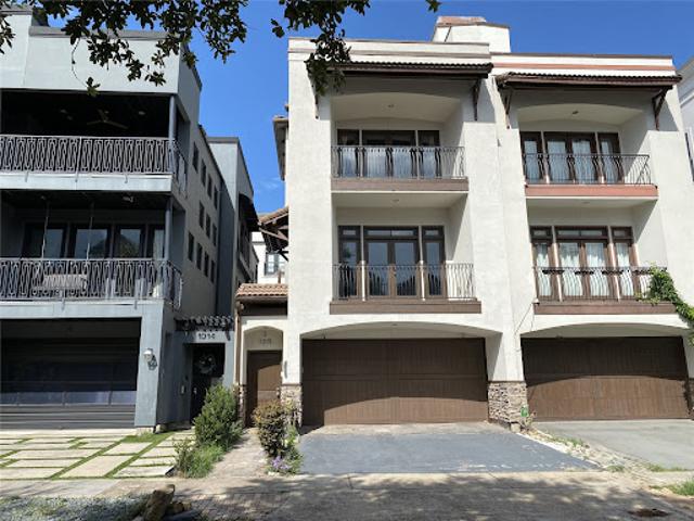 Apartment with terrace
