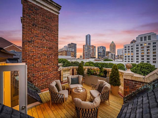 Apartment with terrace