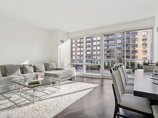 Apartment with terrace
