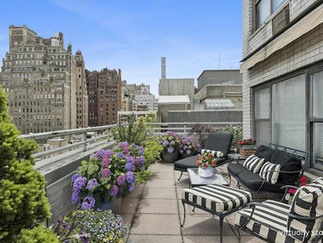 Apartment with terrace