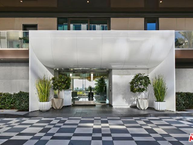 Apartment with terrace