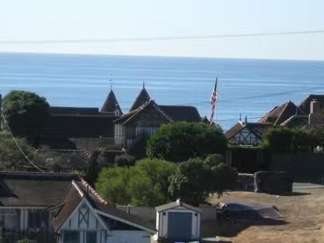 Apartment with Ocean Views 2030 Broadway