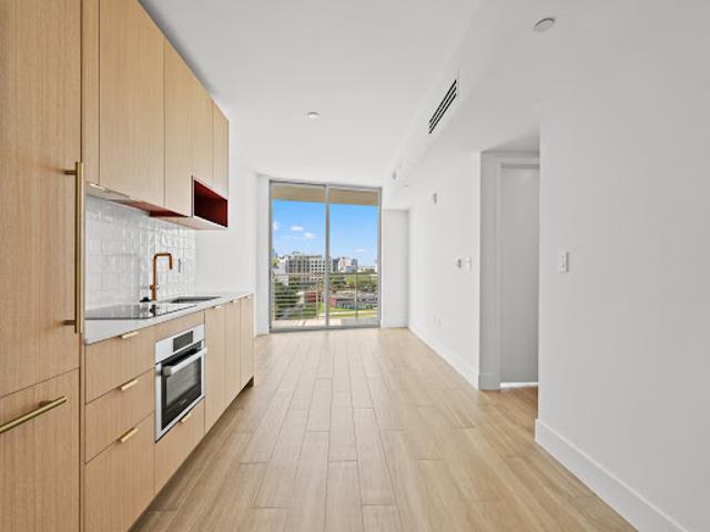 Apartment with pool