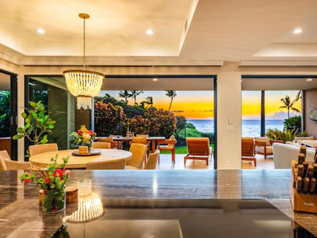 Apartment with pool
