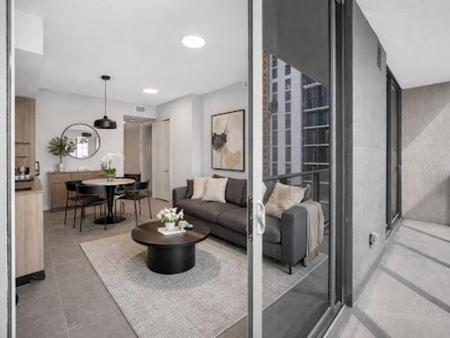 Apartment with pool