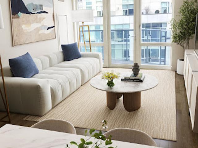 Apartment with pool