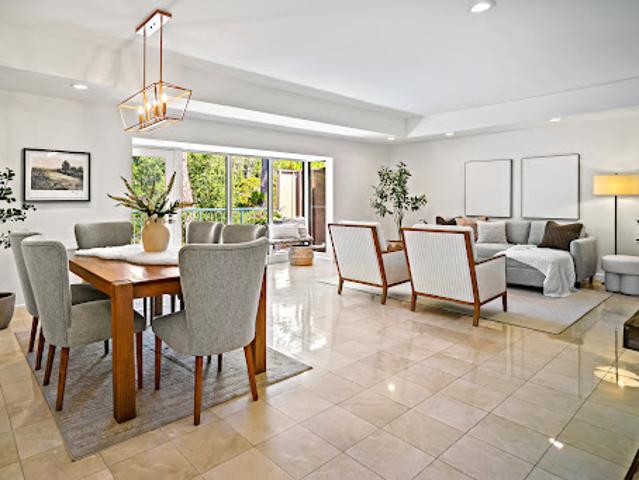 Apartment with pool