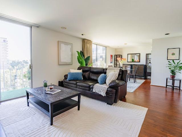Apartment with pool