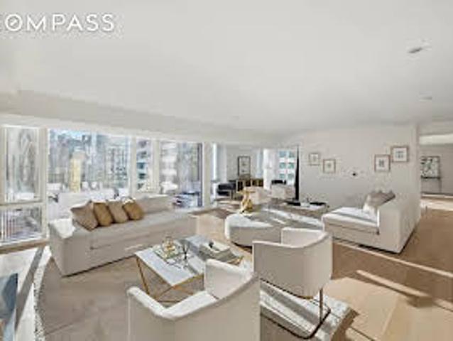 Apartment with pool
