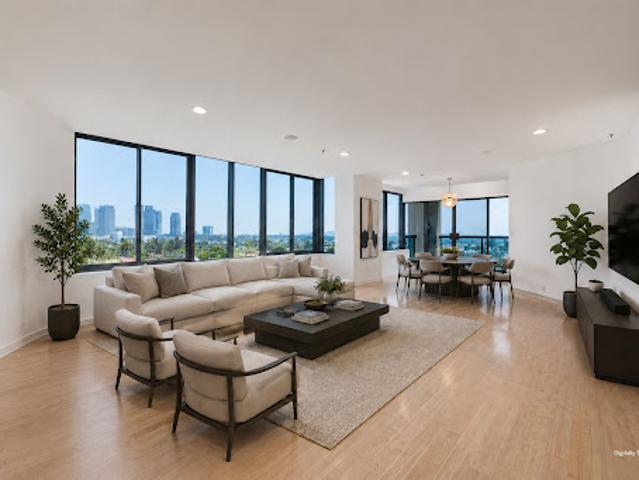 Apartment with pool