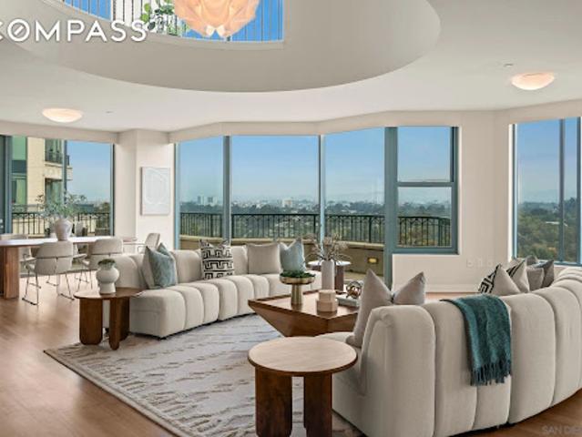 Apartment with pool