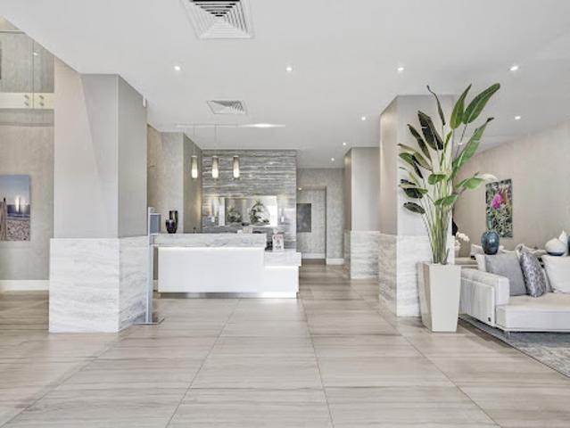 Apartment with pool