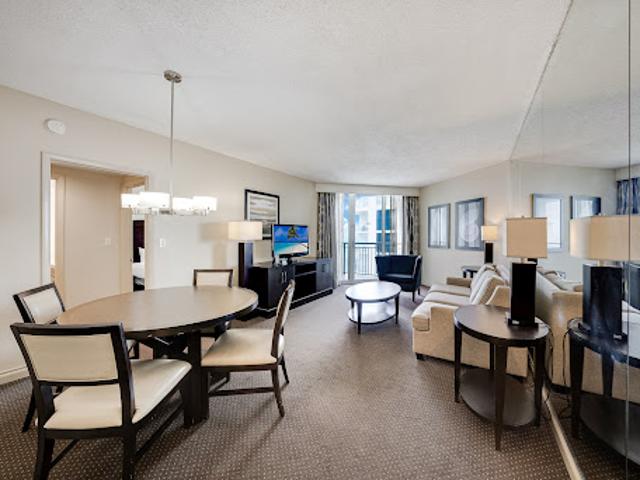 Apartment with pool