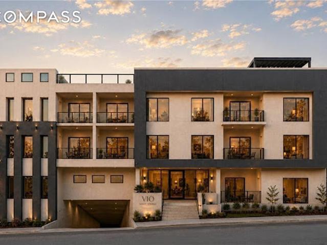 Apartment with pool