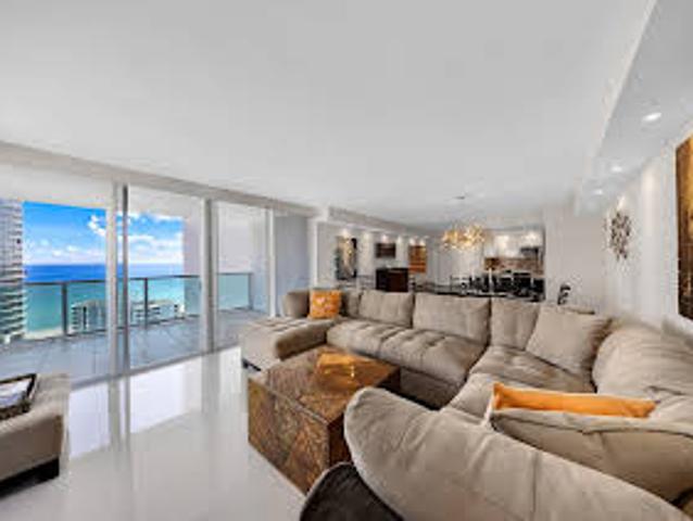 Apartment with Pool