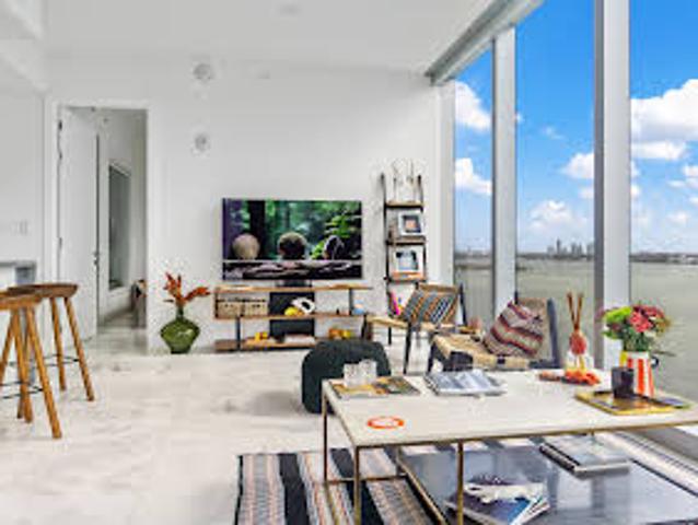 Apartment with pool