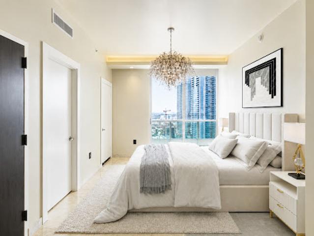 Apartment with pool