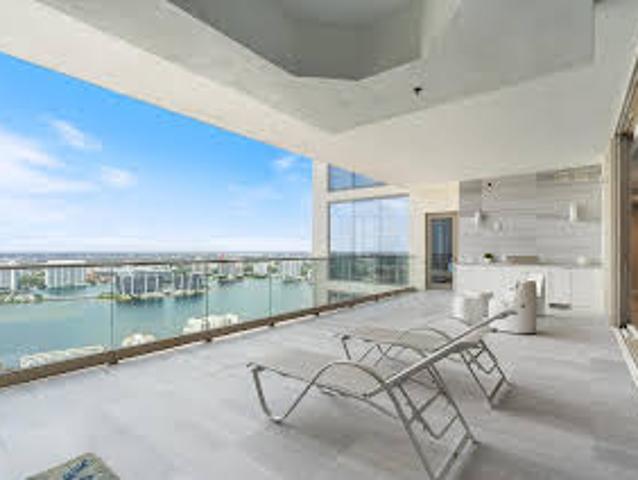Apartment with Pool