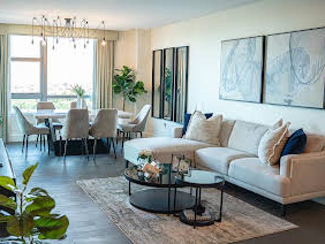 Apartment with pool