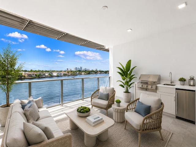Apartment with pool