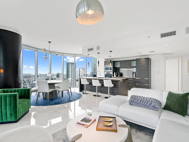 Apartment with pool