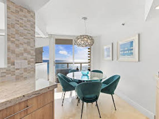 Apartment with Pool