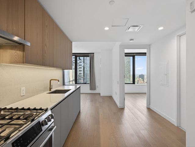 Apartment with pool