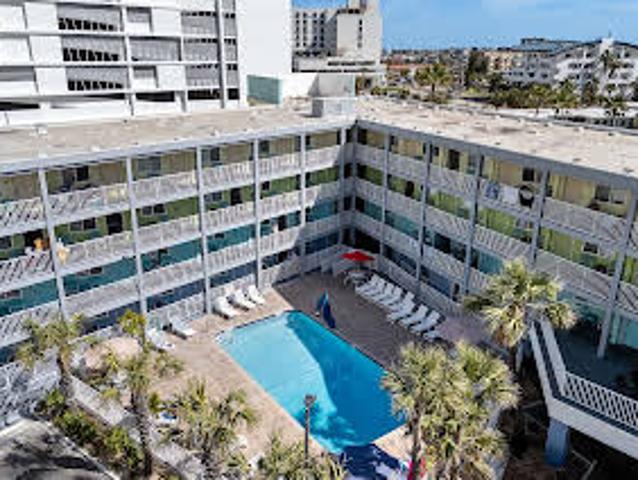 Apartment with Pool