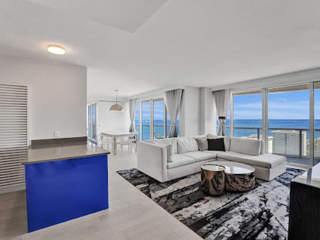 Apartment with pool