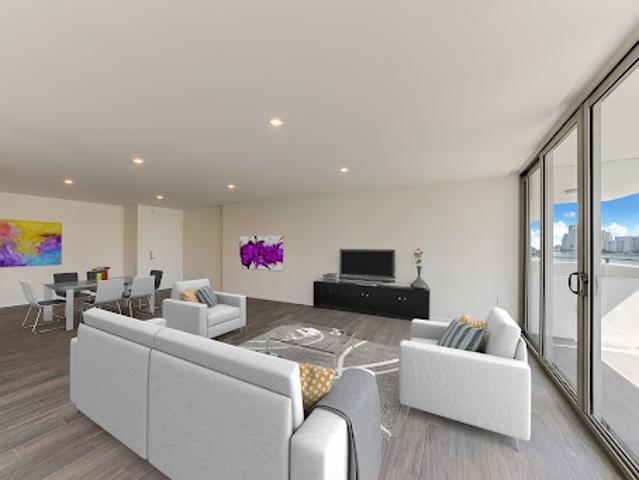 Apartment with pool