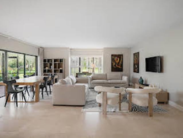 Apartment with Pool
