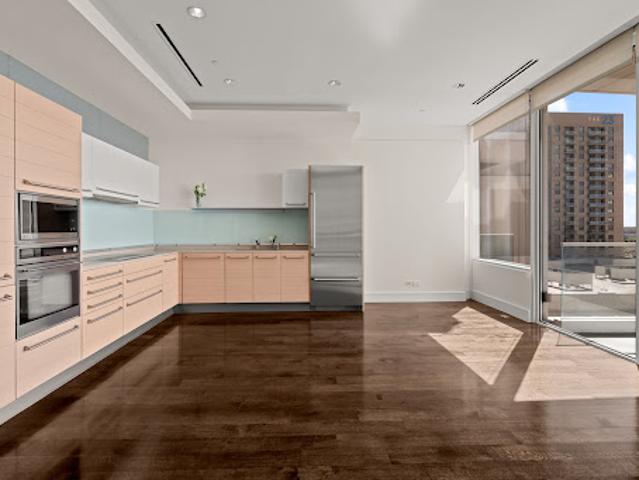 Apartment with pool