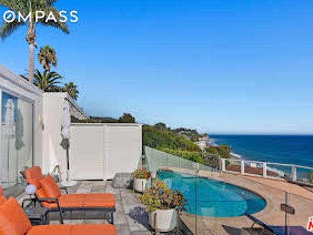 Apartment with Pool
