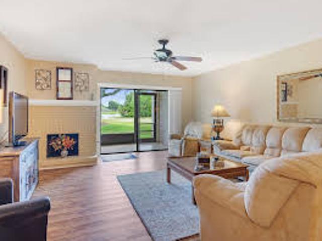 Apartment with Pool