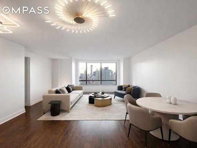 Apartment with pool