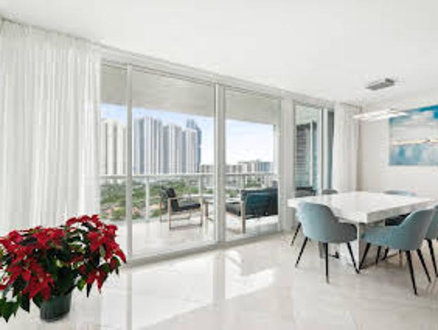 Apartment with Pool