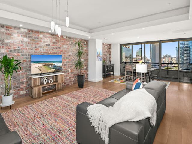 Apartment with pool