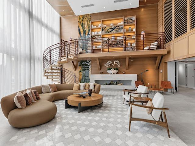 Apartment with pool