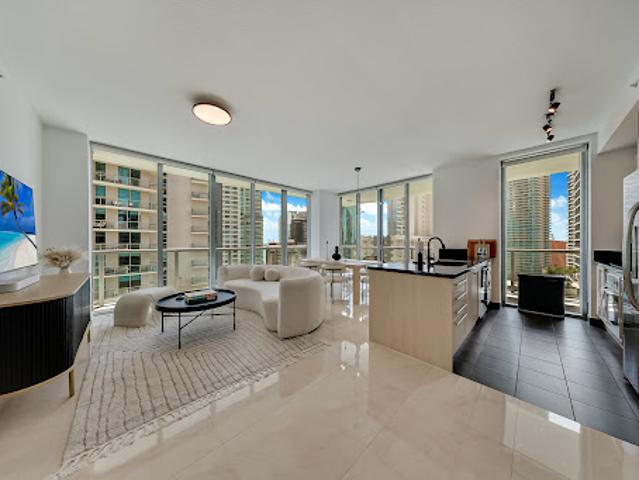 Apartment with pool