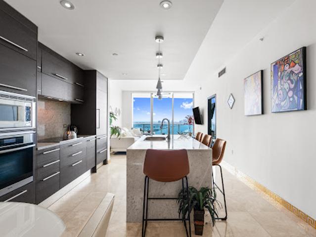 Apartment with pool