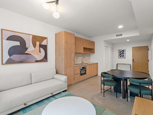 Apartment with pool