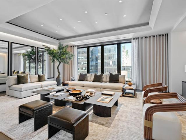 Apartment with pool