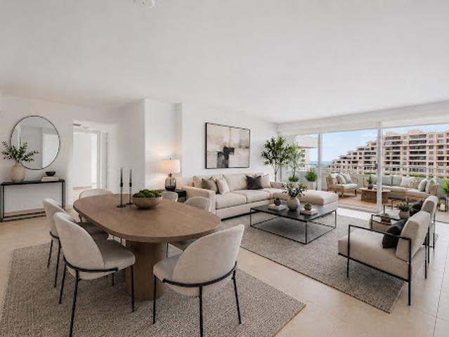 Apartment with pool