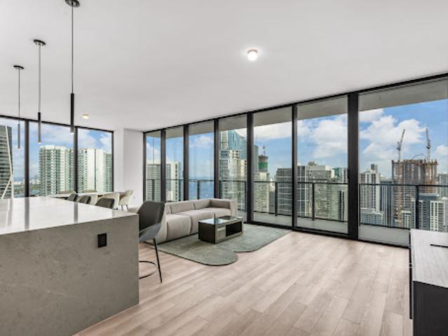 Apartment with pool