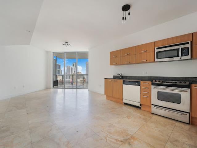 Apartment with pool