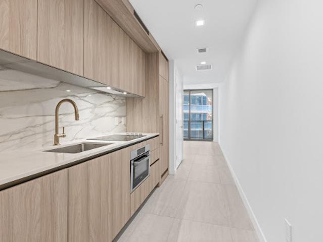 Apartment with pool
