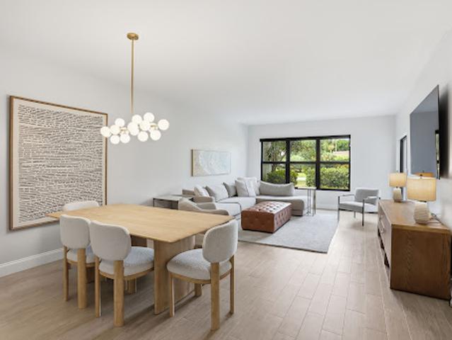 Apartment with pool