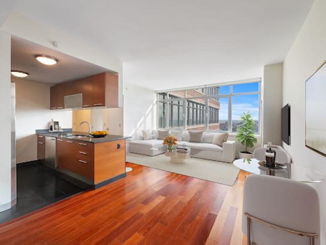 Apartment with pool